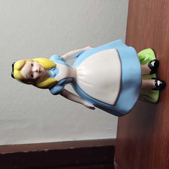 Disney | Accents | Vintage Alice In Wonderland Ceramic Figurine | Poshmark